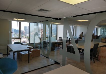 Instaglass - Especialistas en Construcción